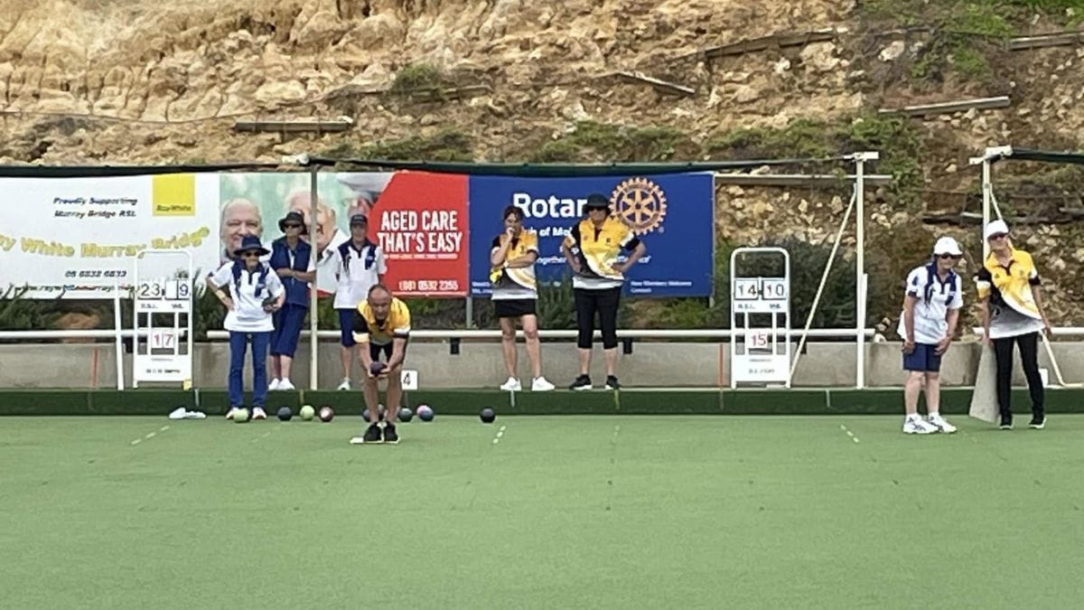 Sports reports: Two Murray Bridge bowling clubs battle it out
