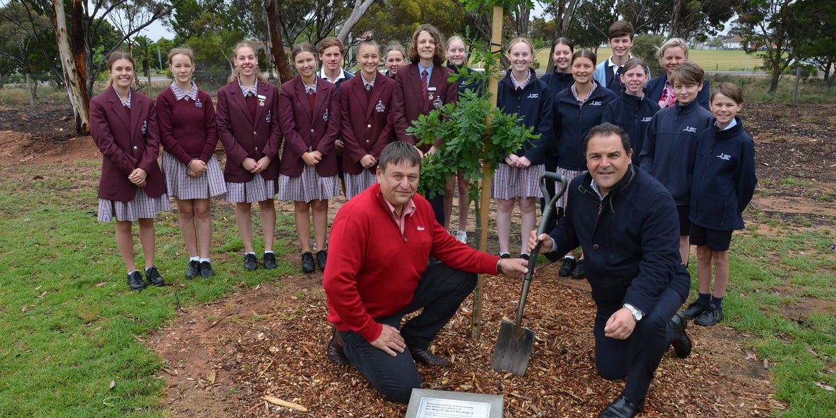 Queen Elizabeth II commemorated with tree planting at Unity College